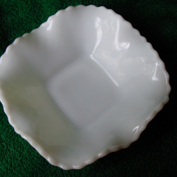 Vintage | Dining | Vintage Diamond Pattern White Milk Glass Dish | Poshmark